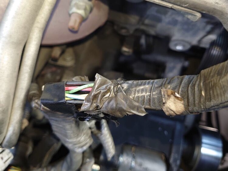 ハイエース修理｜P00AF VNターボドライバー系統異常 | 福岡のハイエース専門店プレステージ