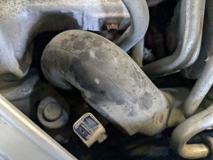 ハイエース修理｜P0093燃料漏れ異常による燃料漏れ修理です。 | 福岡のハイエース専門店プレステージ